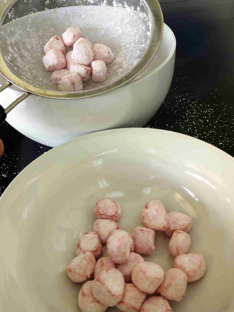 Tab Tim Grob; Thai Sweet Coconut Milk with Water Chestnut Dessert ...