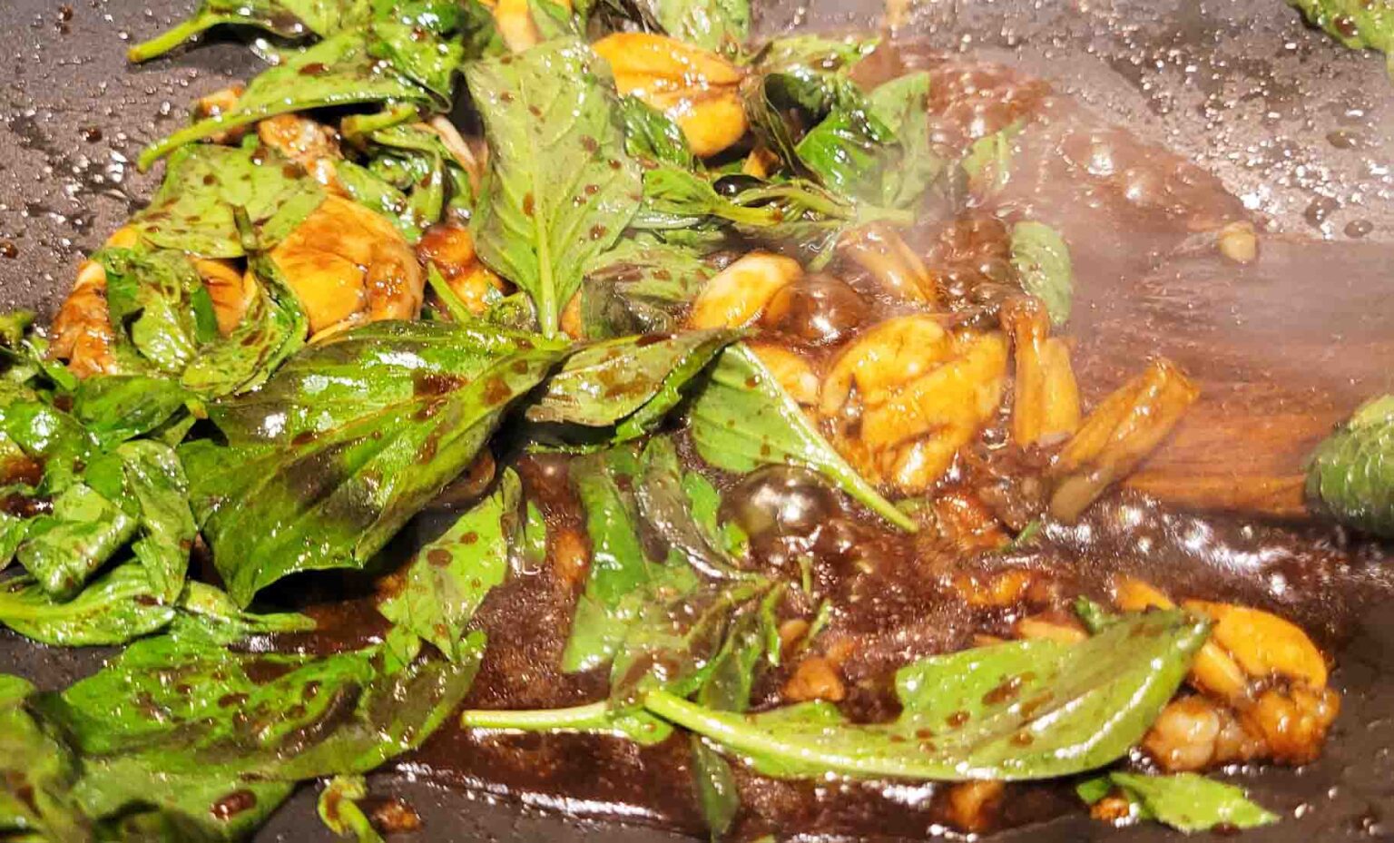 Healthy and Easy Thai Basil Stir-fried Frog Legs
